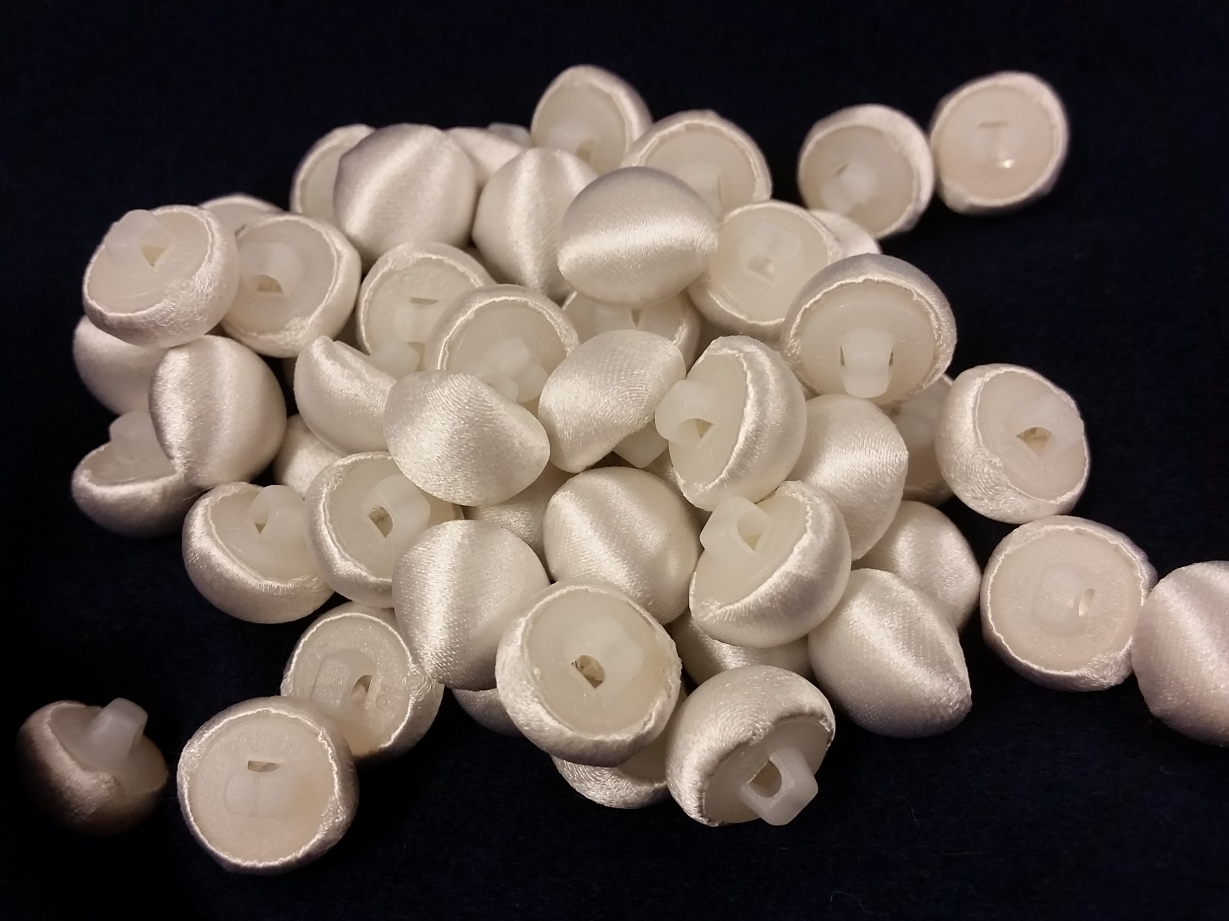 Ready-Made Covered Buttons – D.M. Buttons & Buttonholes