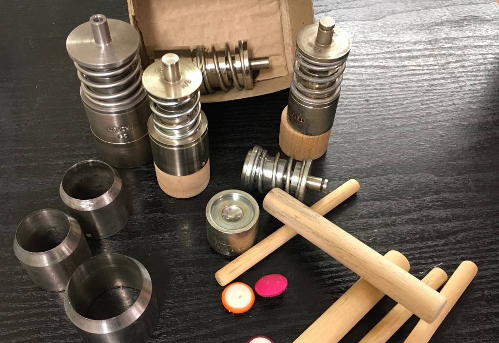 Button Moulds – D.M. Buttons & Buttonholes